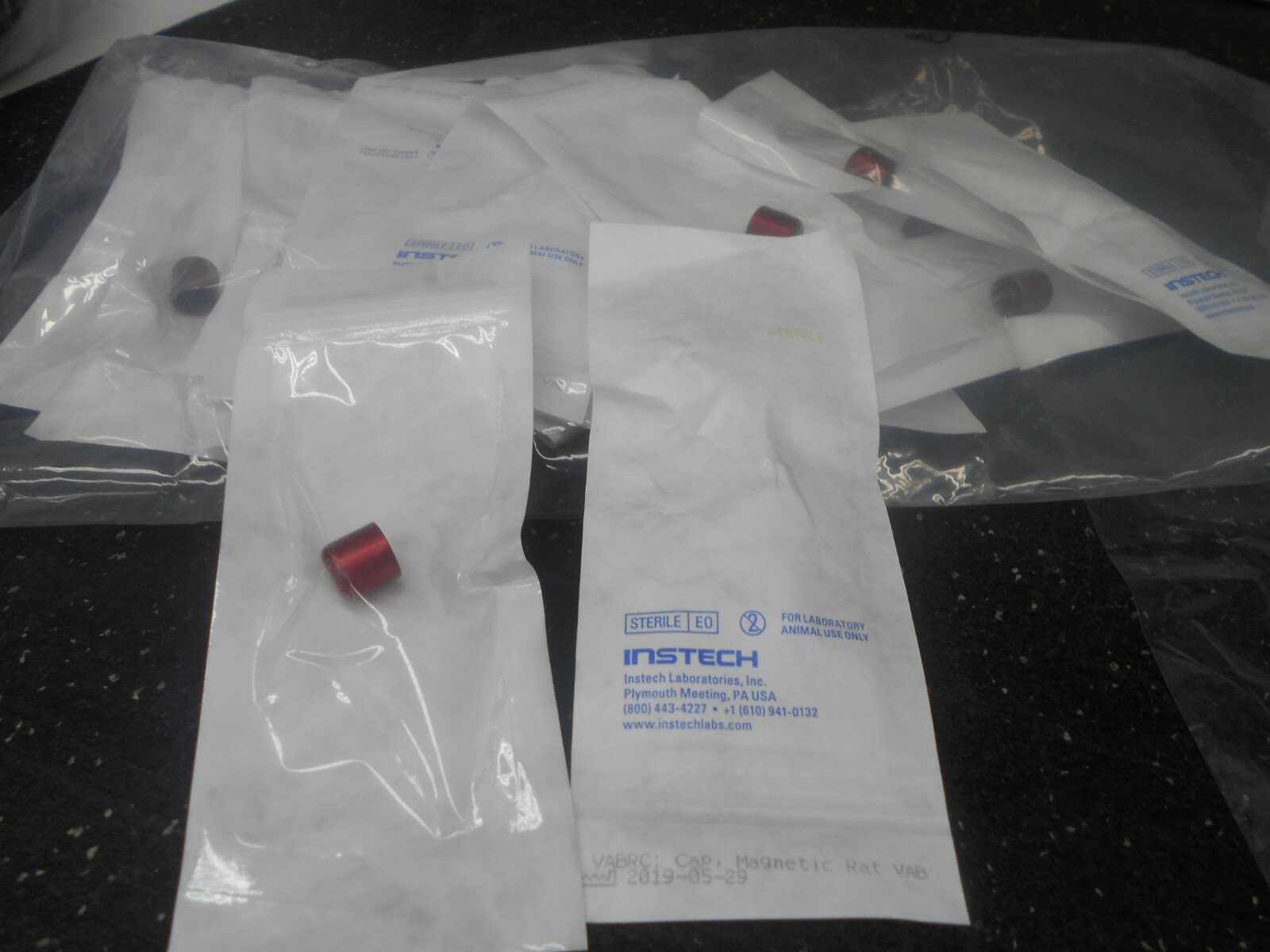 INSTECH LABORATORIES VABRC STERILE VAB MAGNETIC RAT CAP RED 20 CT | eBay
