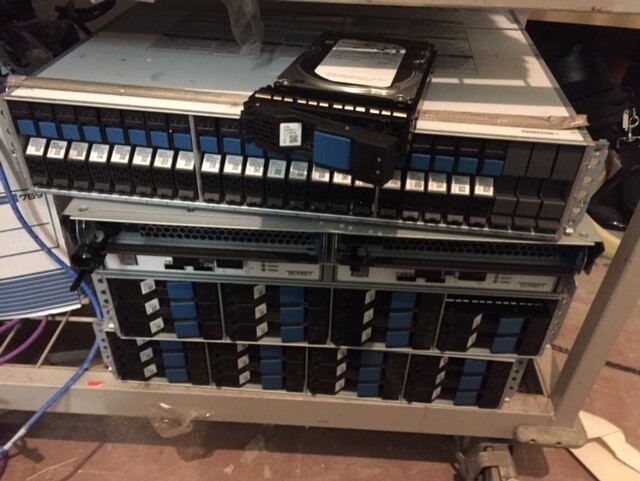 HITACHI ARRAY R0397 21X 2.5" 600GB UNIT 3X DF850 W/ 12 X 4TB DRIVE EACH ...