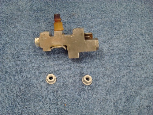 1984 1985 OEM MUSTANG GT DISC BRAKE DISTRIBUTION BLOCK AND ...