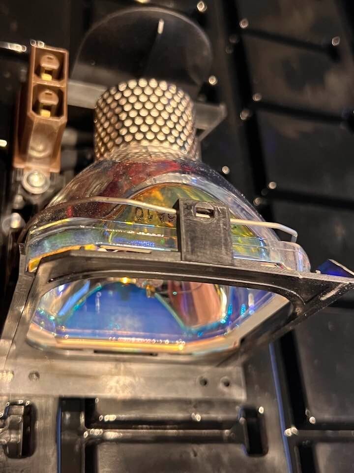 PPS-GF40 GENUINE DEM PROJECTION LAMP FOR MITSUBISHI LVP-X70 LVP-X70UX ...