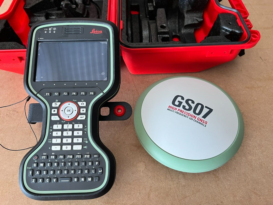 Leica GS07 GNSS Smart Antenna 4G with CS20 LTE Field Controller | eBay