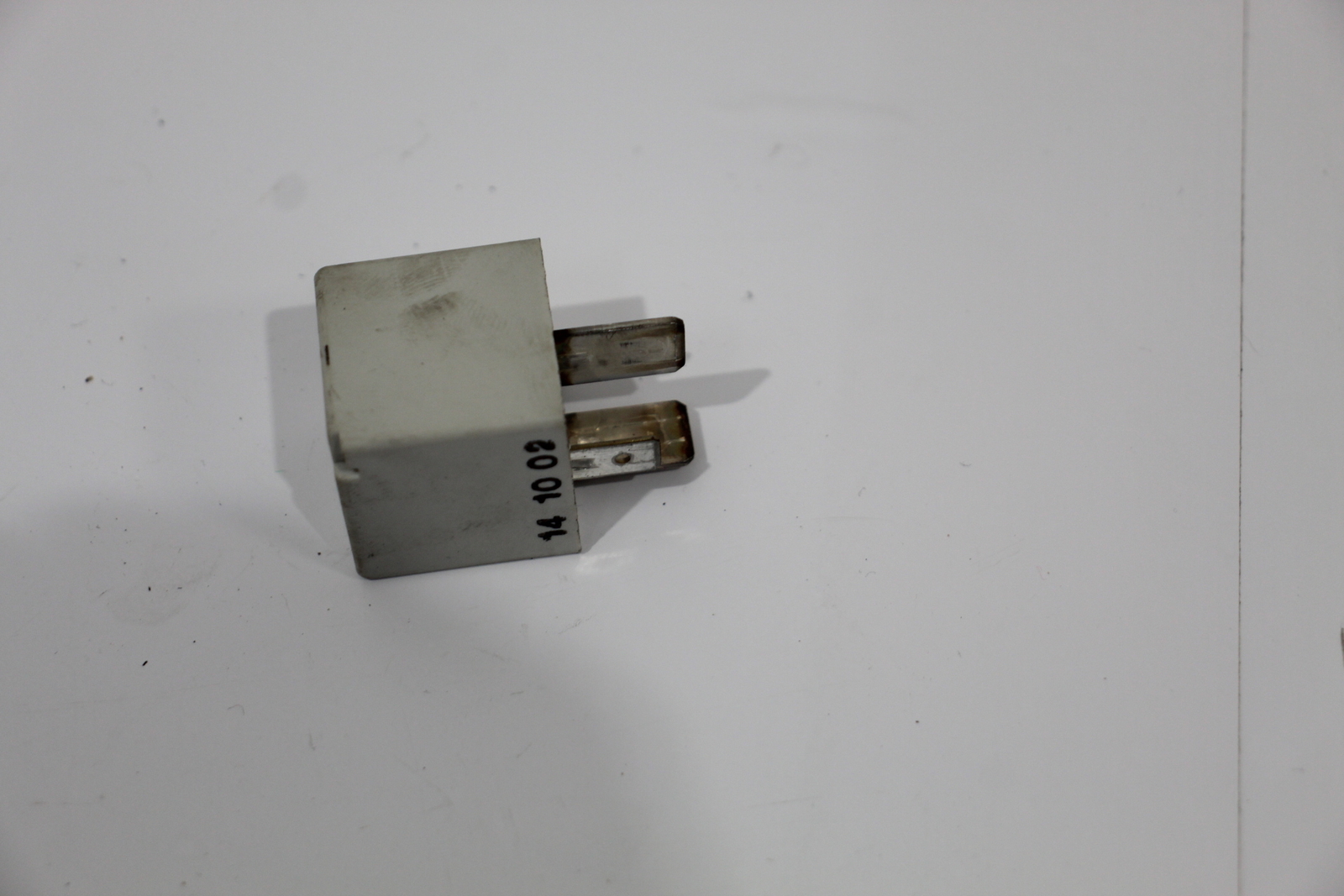 Audi A4 8E B6 Contact Close Relay 100 12V 70A 7M0951253A | eBay