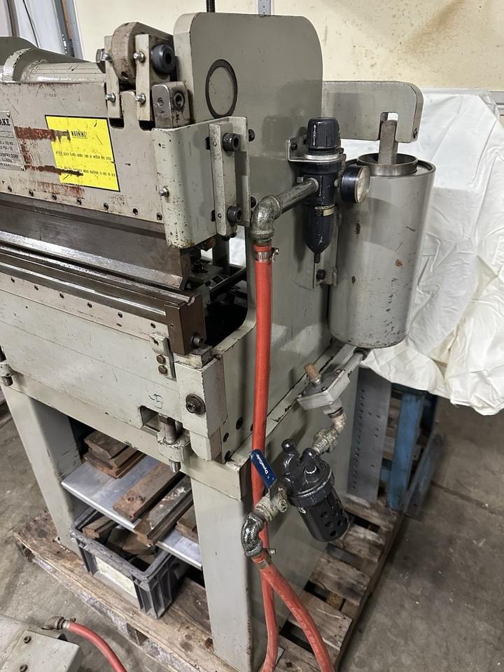 Bantam B212 Pneumatic Press Brake 24” With Back Gage 100+ Die Sets ...