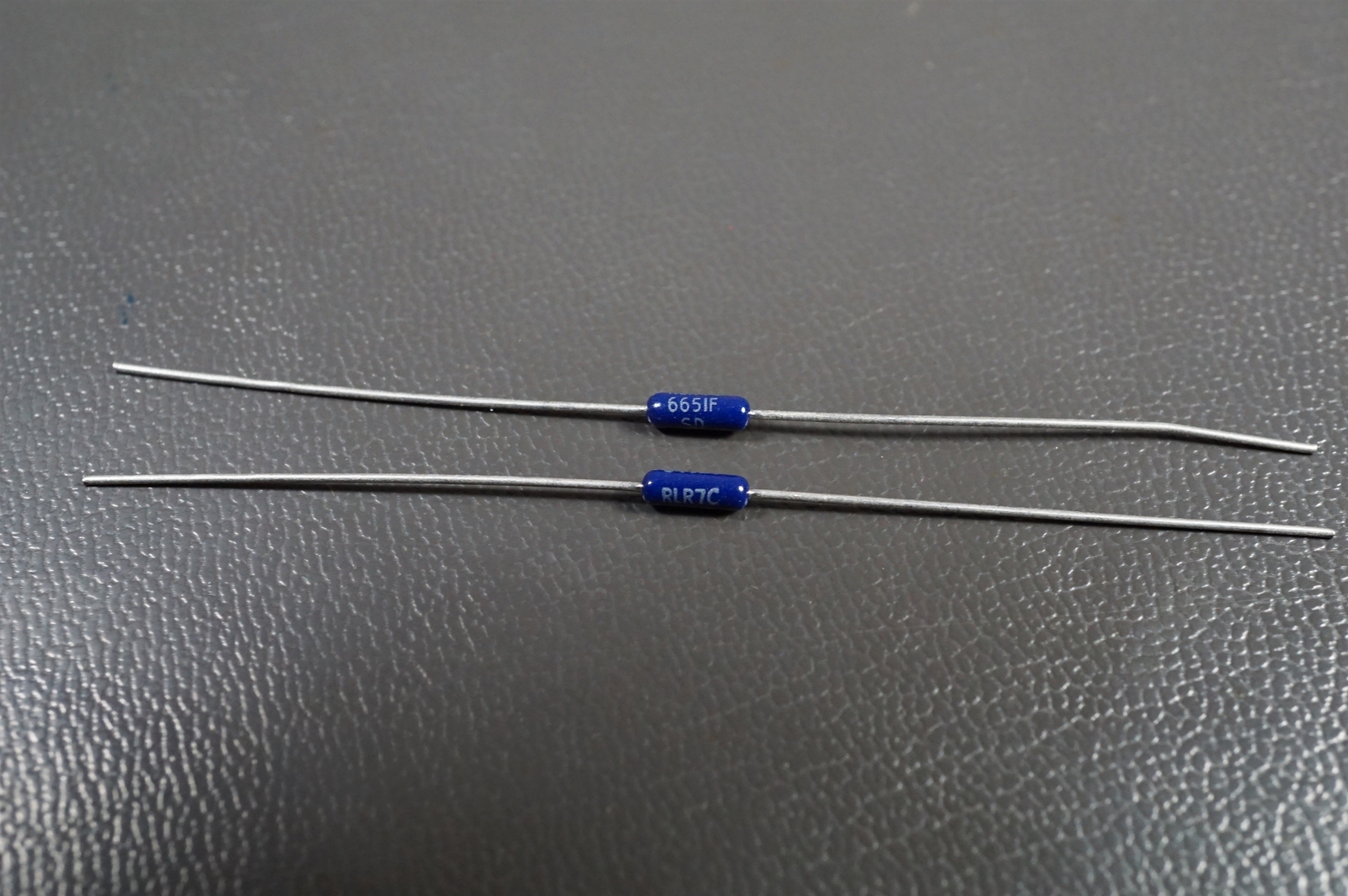 Lot of 2 RLR07C6651FM Vishay Metal Film Resistor 6.65k 6650 Ohm 250mW 1 ...