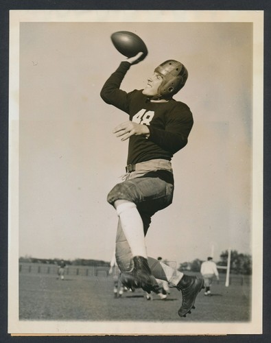 1941 Angelo Bertelli, "Notre Dame Sophomore Sensation" Vintage Football ...