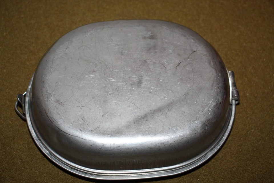 Original U.S. Army Two Piece Mess Kit, (19)82 d. w/Fork, Spoon & Mess ...
