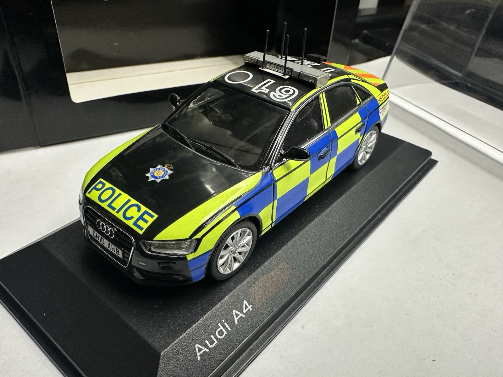 1:43 Audi A4 Heddlu Gwent Code 3 Police ModelのeBay公認海外通販｜セカイモン