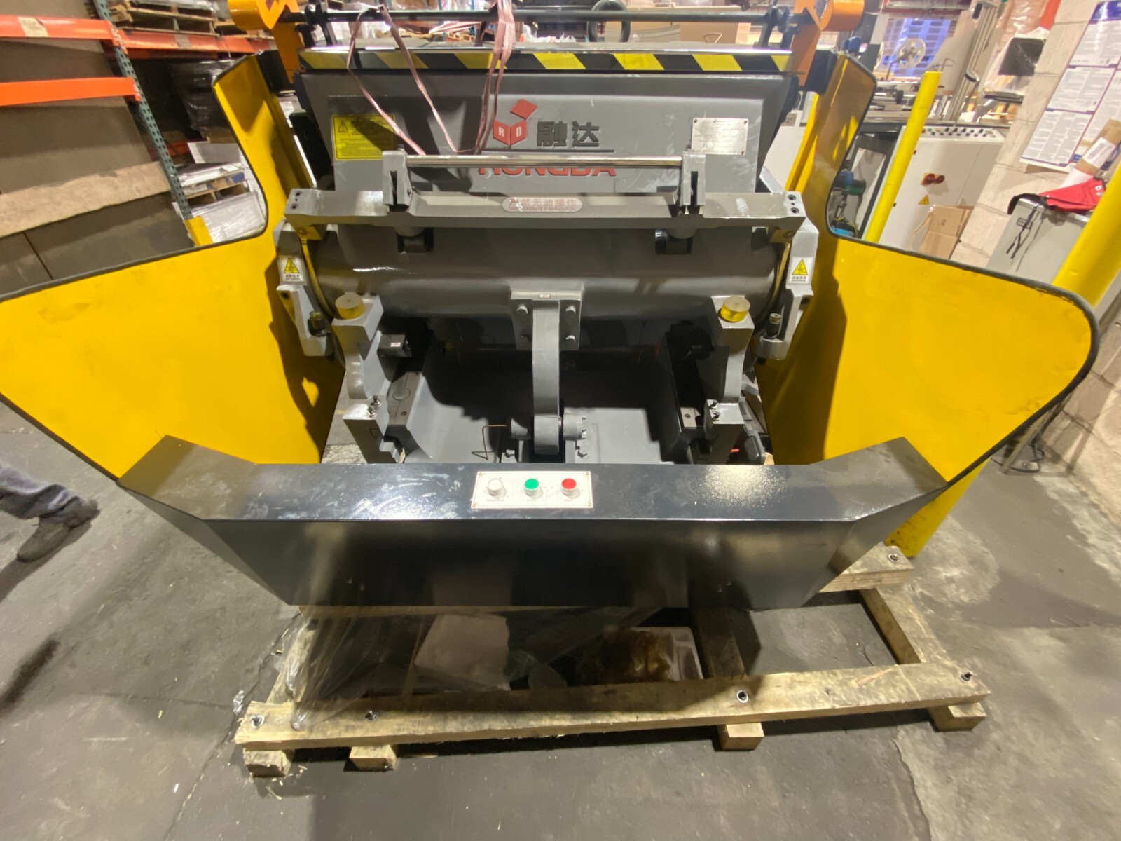 Clamshell Die Cutter 28x40 Rongda Brand New Never Used EBay clamshell-die-cutter-28x40-rongda-brand-new-never-used-ebay