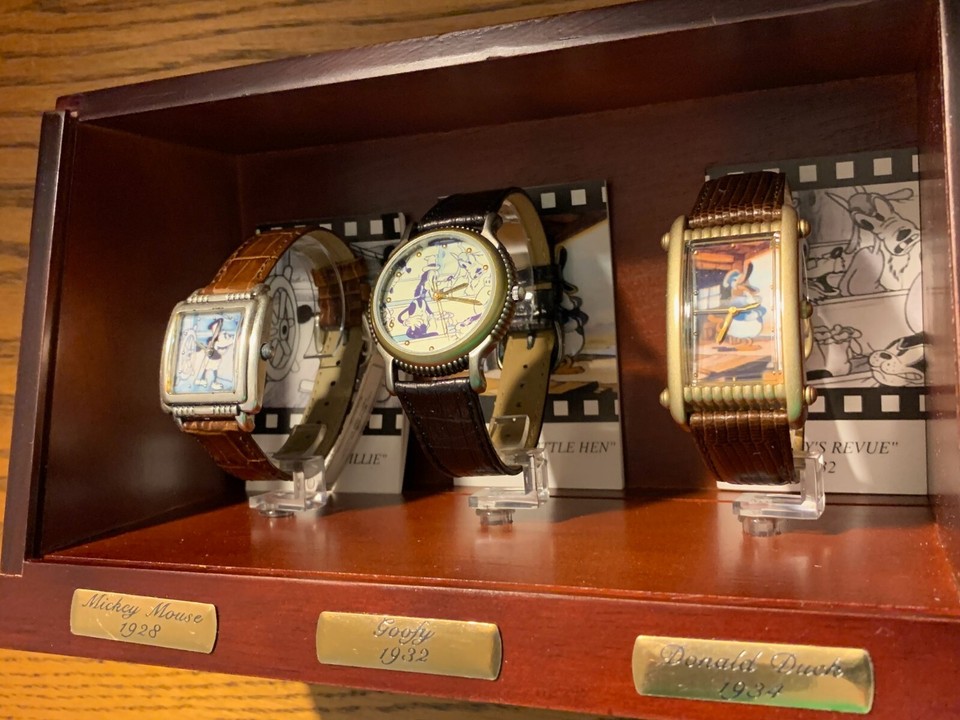 NEW Disney Film Classics Watch Set Steamboat Willie Mickey Goofy Donald ...