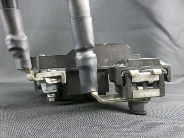 MERCEDES E300 Battery Sensor Current Limiter Starter Cable 2017 ...