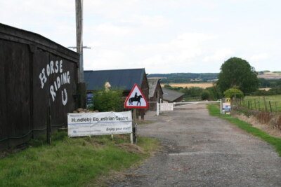 Photo 6x4 Hundleby Equestrian Centre Spilsby c2014 | eBay