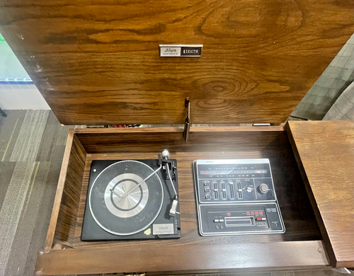 Vintage Zenith record player console with AM/FM radio 8 track | eBay