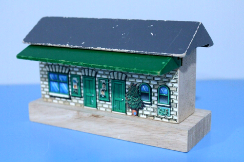1994 Elsbridge Station - Thomas & Friends Wooden Railway Train 4 pc ...