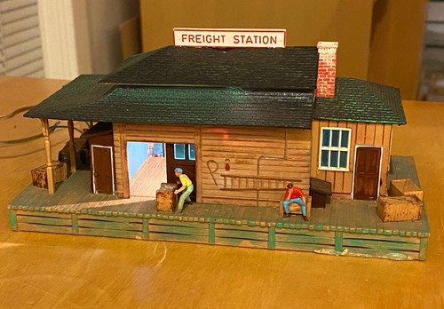 TYCO - HO Scale - Lighted Freight Station - #906 - Looks Amazing ...