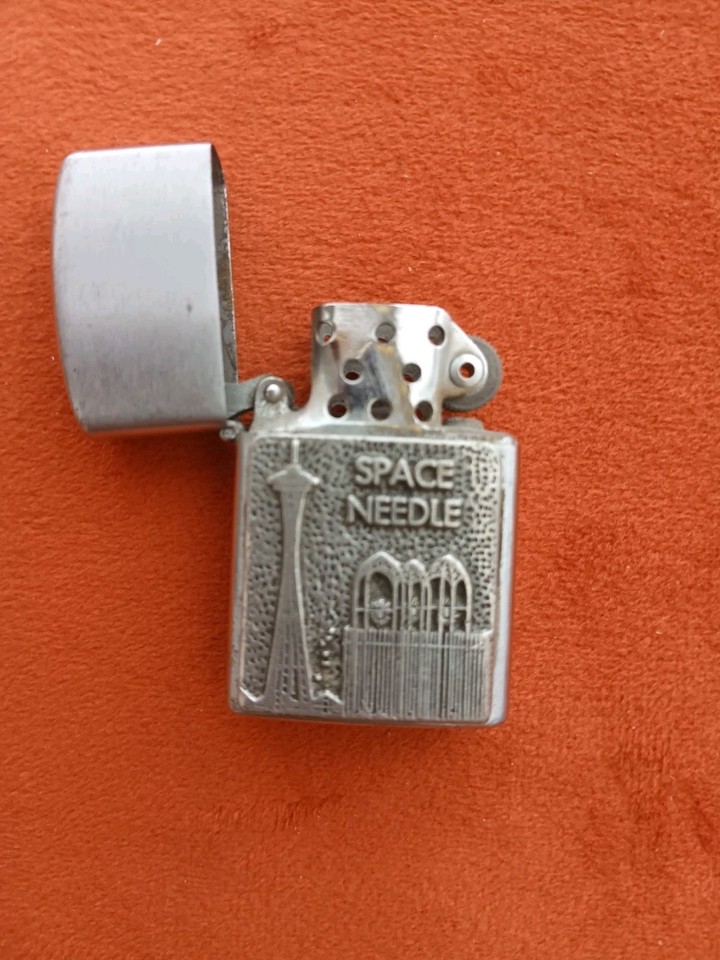 VTG 1962 SEATTLE WORLD'S FAIR SPACE NEEDLE CIGARETTE LIGHTER ARROW ...
