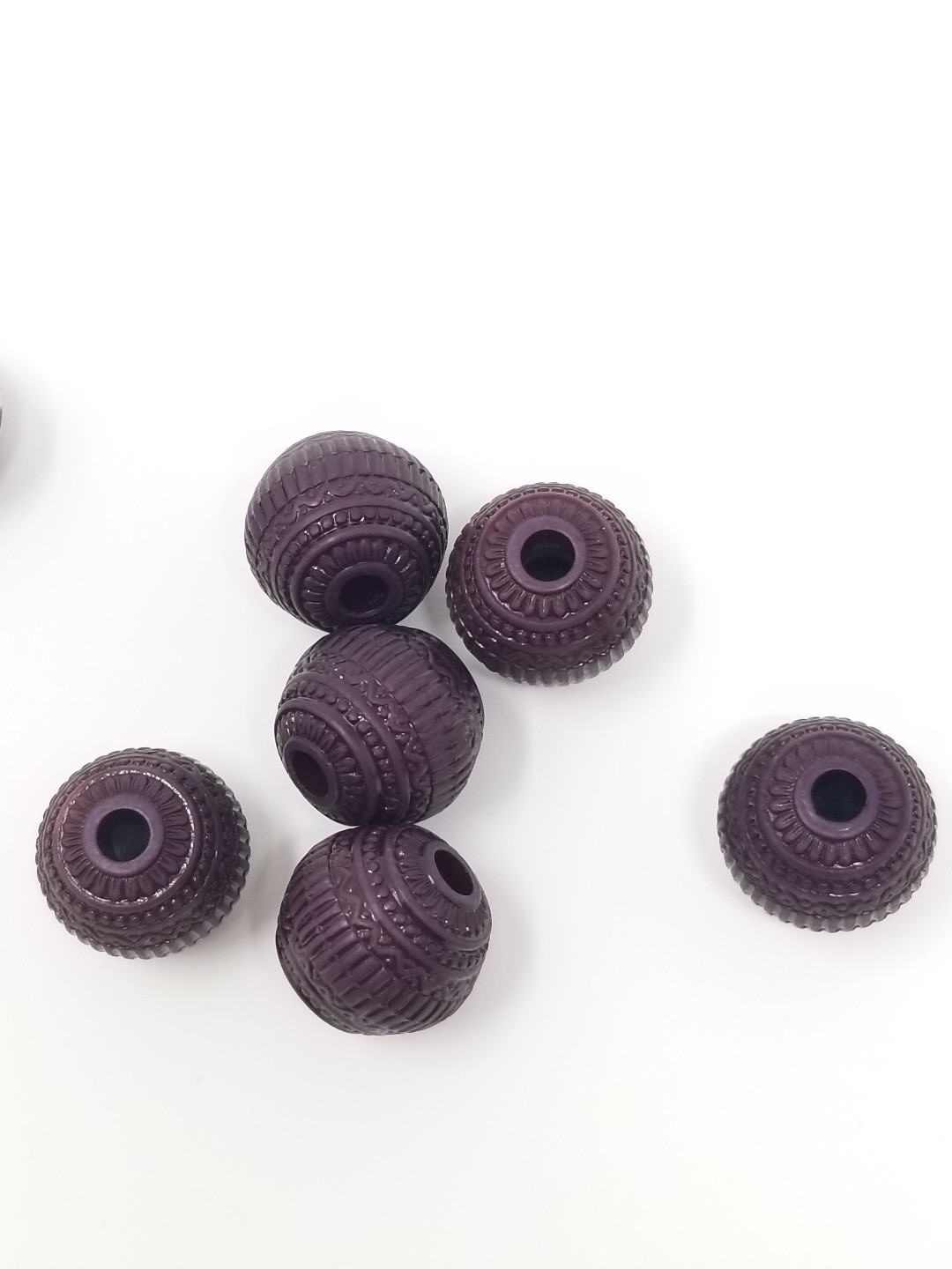 8pcs 18mm Carved Purple Etched Round Acrylic Beads Textured Flower ...