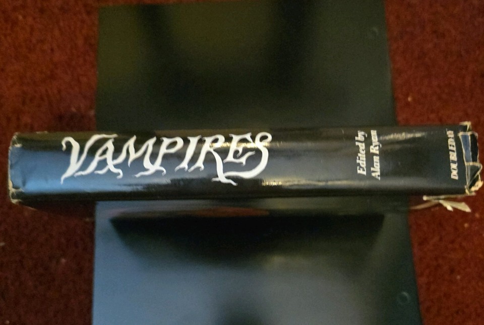 VAMPIRES: TWO CENTURIES OF GREAT VAMPIRE STORIES By Alan Ryan ...