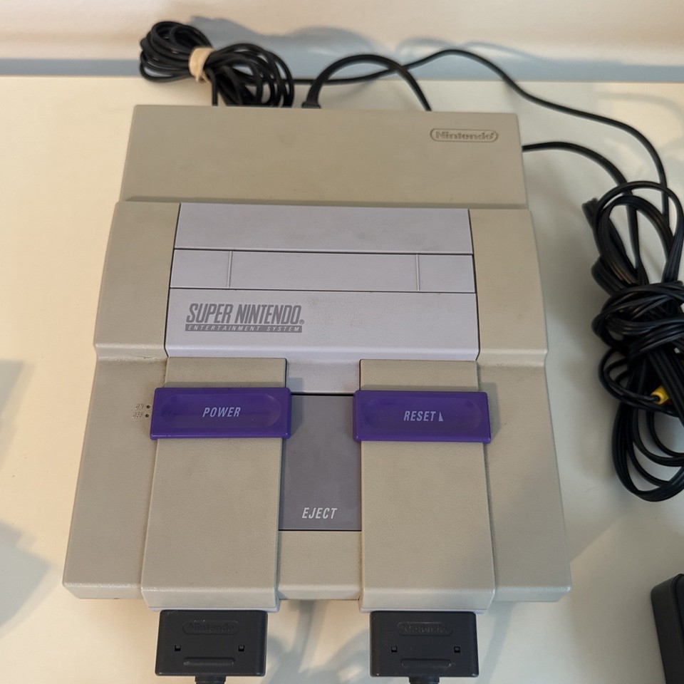 Super Nintendo SNES Console Bundle CLEAN 6 Games 2 Controllers & Zelda ...
