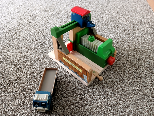 Learning Curve Wooden Thomas the Train Sodor Scrapyard! Featuring Scrap ...