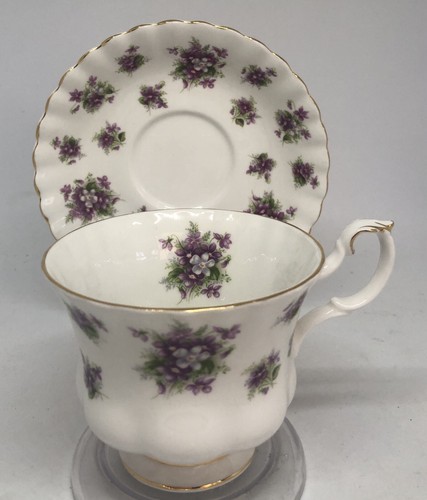 ROYAL ALBERT SWEET VIOLETS DUO TEACUP AND SAUCER IN EXCELLENT CONDITION | eBay Australia