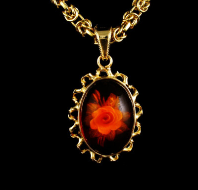 VINTAGE REVERSE INTAGLIO CARVED ROSE NATURAL AMBER 18K GOLD PENDANT ...