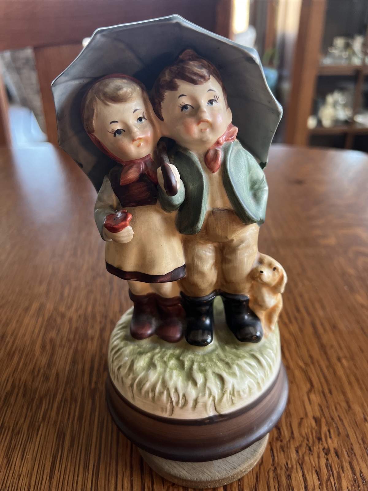 Vng. “Hummel” Ceramic Music Box Boy And Girl Under Umbrella “Somewhere ...