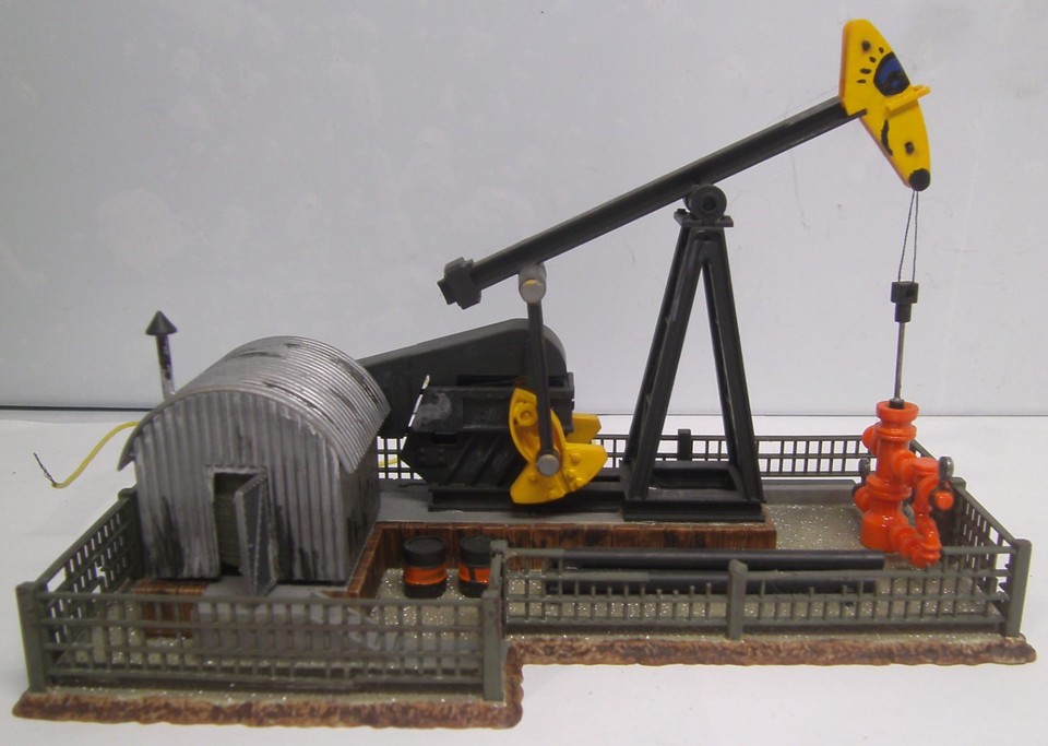 HO Scale Faller Electric Working Oil Derrick Model Built Selling Many ...