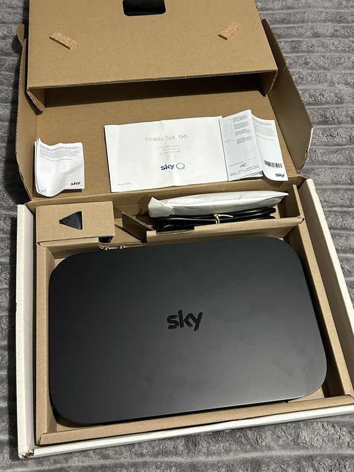 Sky Q 1TB Recordable TV Box ES130 Remote Control Power Lead & HDMI ...