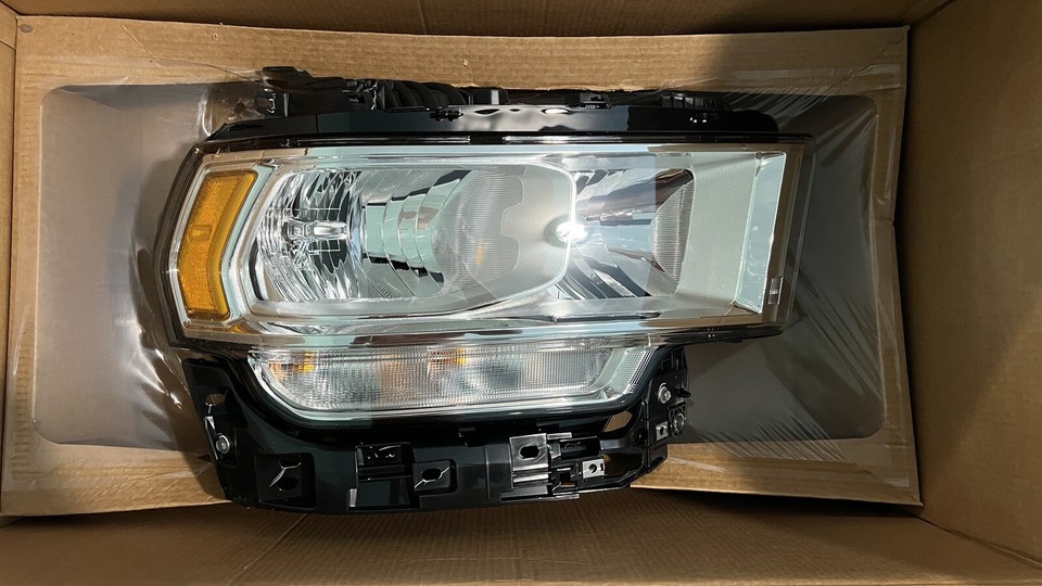 2019-2024 Ram 2500 3500 5500 Right Passenger Side Headlight Headlamp ...