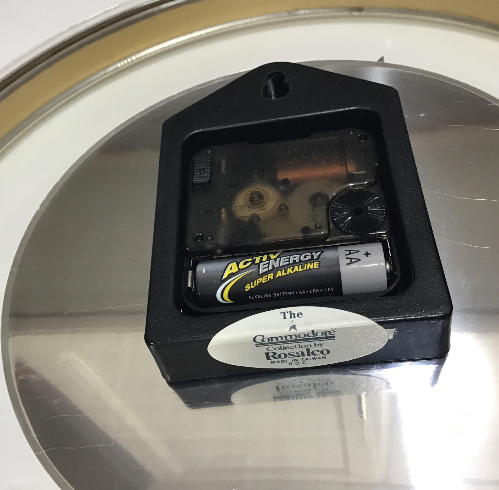 Retro Commodore Quartz by Rosalco Round Gold Tone Wall Clock Floating ...