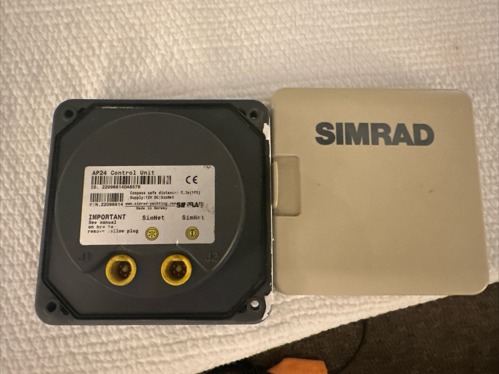 Simrad AP24 Autopilot Control Head Unit & Cover For AC12 & AC42 Systems ...