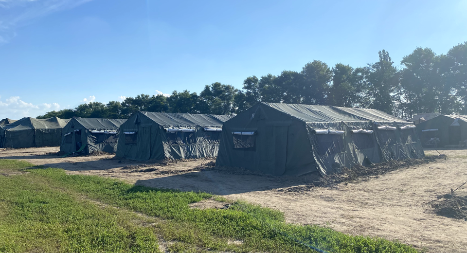 Green US Army Frame Squad Tent 16x16' and 16x32' sizes NSN 8340-00-782 ...