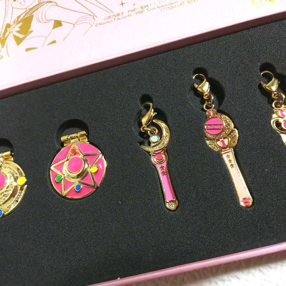 Sailor Moon R Pins & Charm Set Box Premium Bandai Pretty girl warrior ...