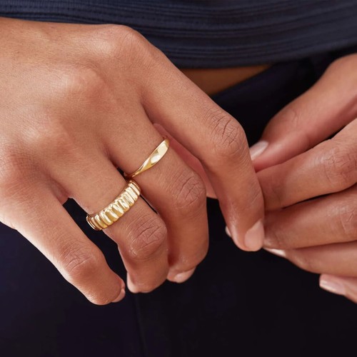 14K Gold 6mm Wide Charlotte Band Ring - Fluffy Band Ring - Gold Ribbed ...