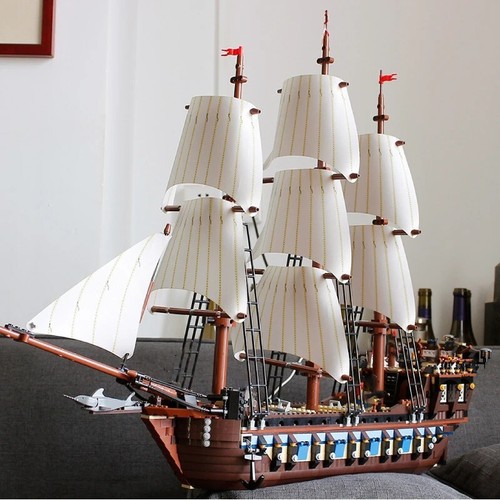 Creator Expert: Imperial Flagship (10210) Identical MOC Read ...