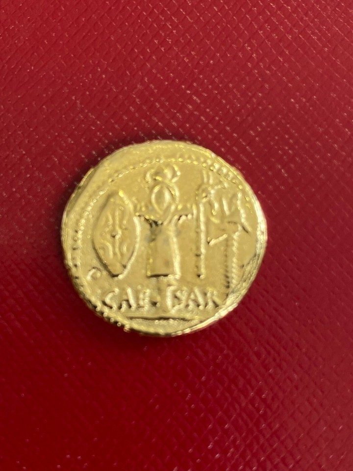 Julius Caesar 'Gold plated' Aureus Coin C. 47 BC FILM PROP COIN MODERN ...