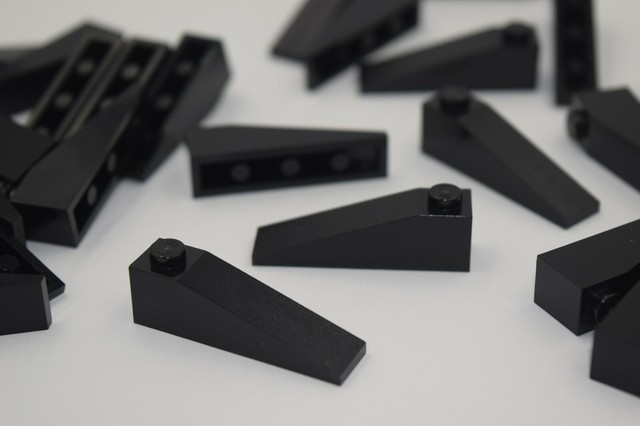 (25) NEW LEGO 1x4 Black Roof Tiles 60477 4515362 slope 18 angle ...