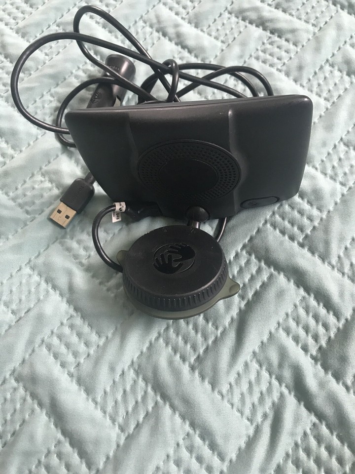 TomTom GPS With Mount And Plug Bundle FAST SHIPPING | eBay