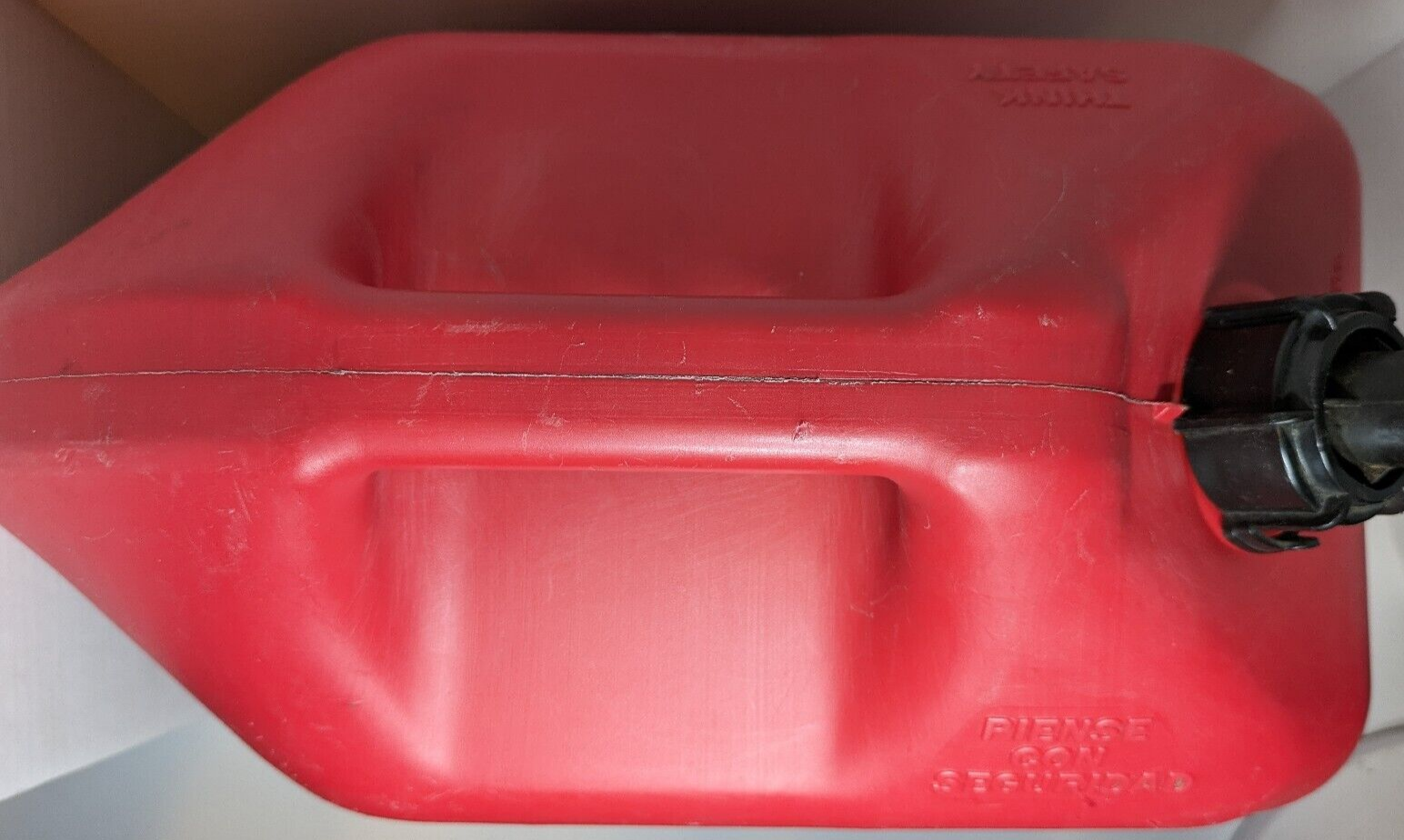 Blitz 5 Gallon Red Gas Can Plastic Model 5CXG USA 18.9 Liters 2 Handles ...