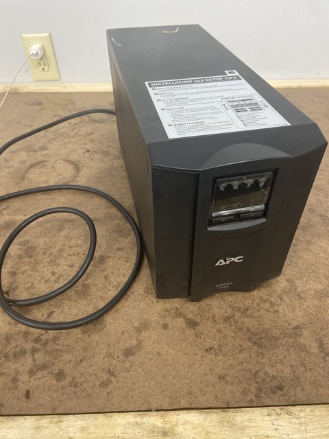 APC SMT1000 Smart-UPS 1000VA 700W 120V LCD Tower Power Backup Re ...
