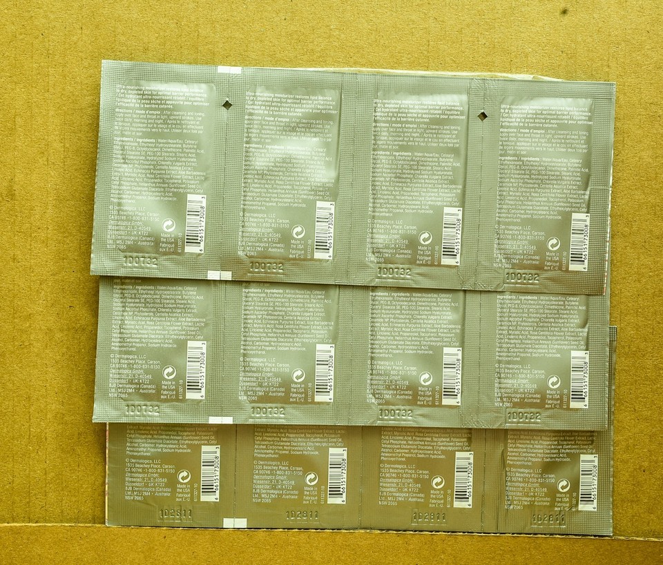 Dermalogica Travel Sample Packs Intensive Moisture Balance 12-single ...