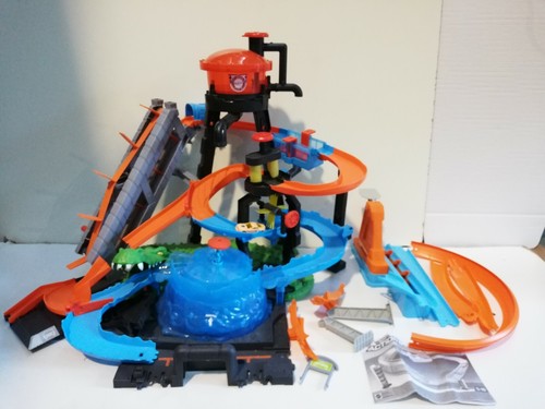 SUPER PACK HOT WHEELS 2 PISTE IN UNO USATE COME RICAMBIO CON UN AUTO MATTEL