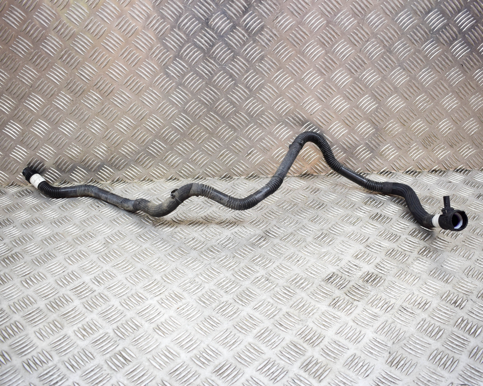 TESLA MODEL 3 Coolant Hose W/ Sensor 1087957-00-A 1077592-00-F ...