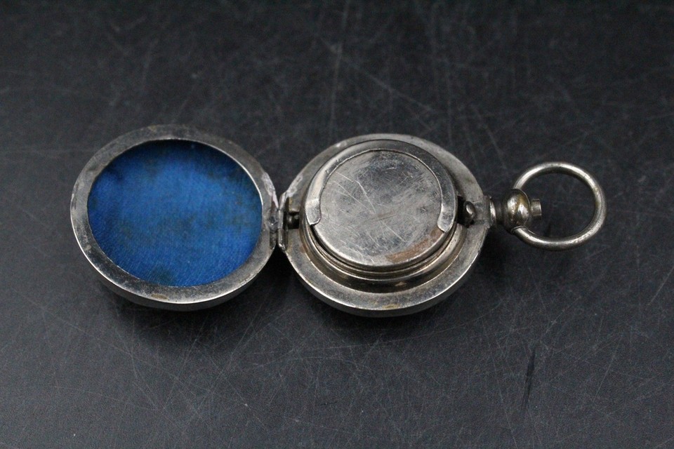 Atq VICTORIAN Silver Toned Sovereign COIN HOLDER w/Engraved Buckle ...