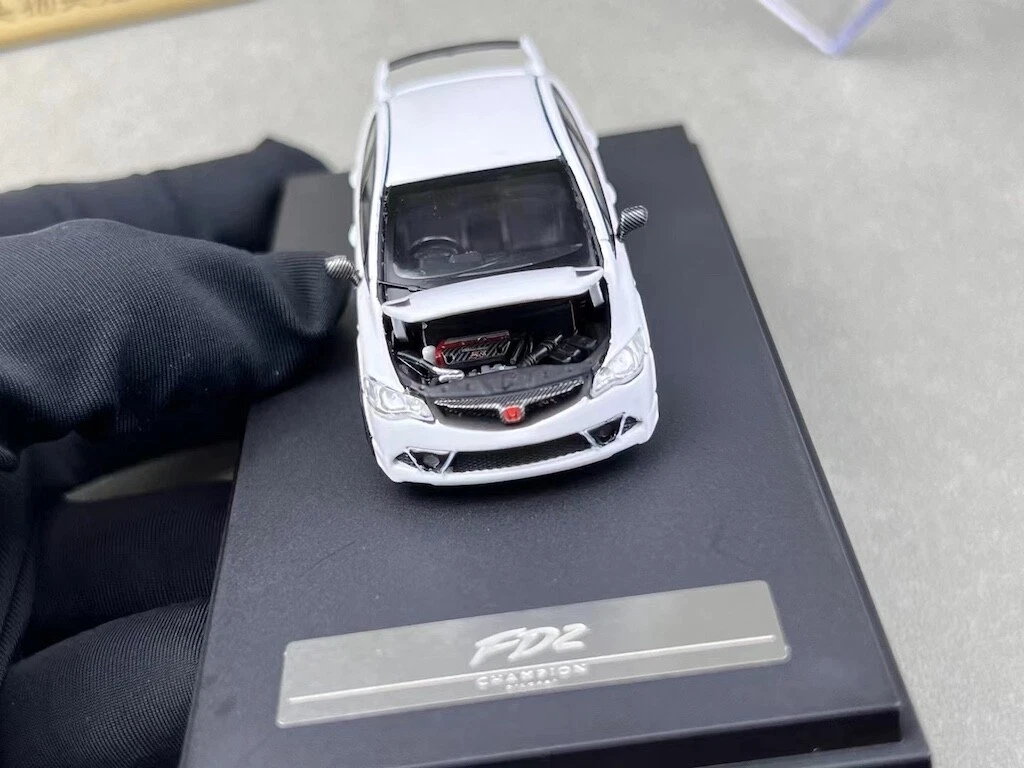 Champion 1:64 White JDM Civic Type R FD2 Sports Model Champion 1:64 White JDM Civic Type R FD2 Sports Model
