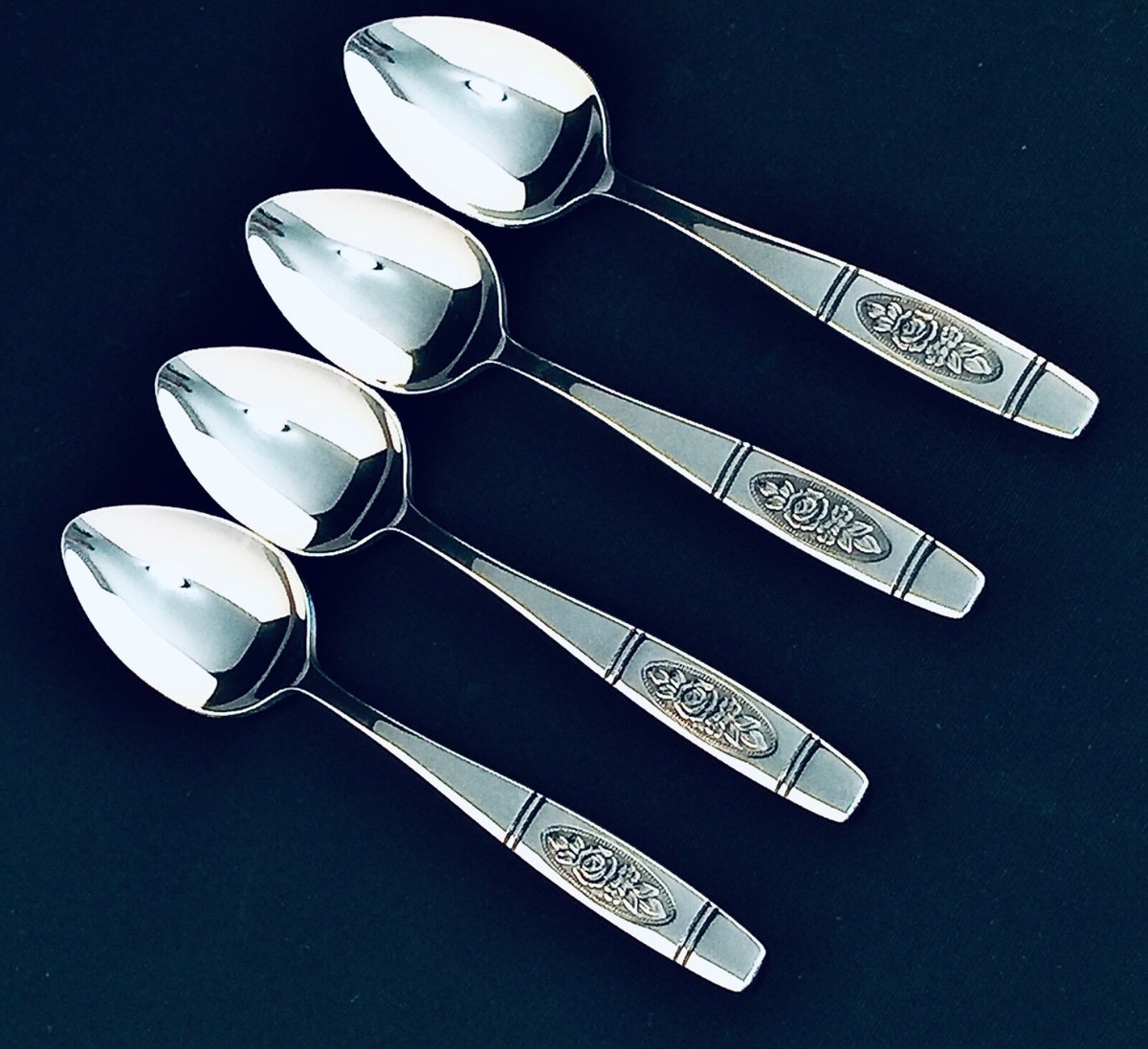 Retired Oneida Flatware One Oneida Distinction Deluxe Stainless Steel