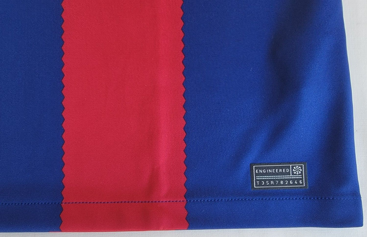 Mens Size Large Blue Red Nike FC Barcelona 2023/24 Home Mens Size Large Blue Red Nike FC Barcelona 2023/24 Home