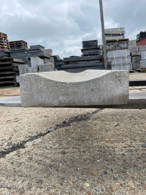 MARSHALLS CONCRETE DISHED CHANNEL STRAIGHT KERB - 915 x 305 x 90 mm ...