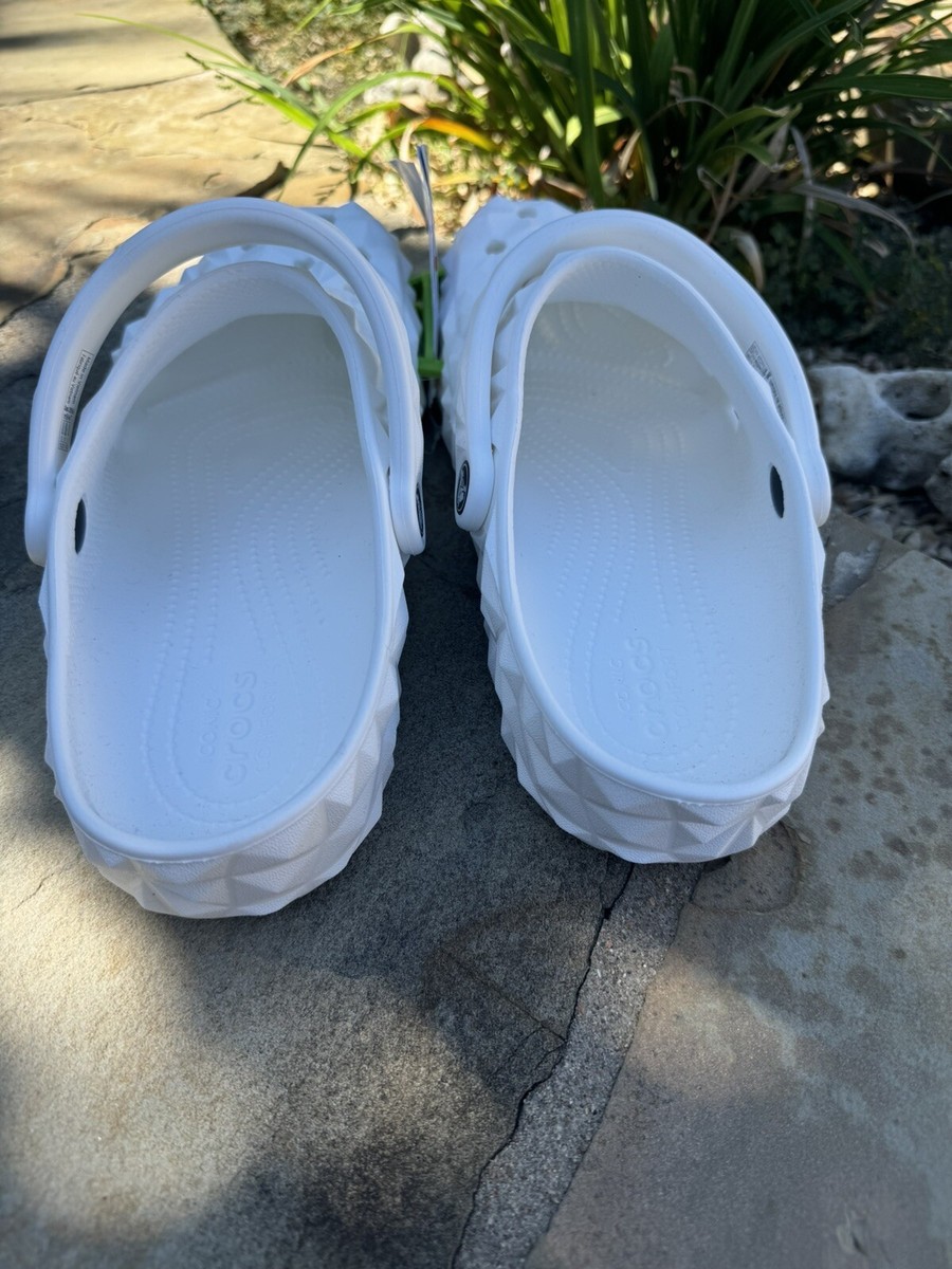 Crocs Classic Geometric Clog Men's 7 Women's 9 White 209563 Crocs Classic Geometric Clog Men's 7 Women's 9 White 209563