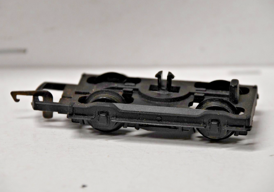 Hornby OO Gauge LNER Gresley Coach Bogie Complete black Wheels R448 x 1 ...